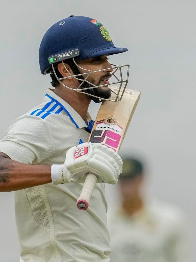 একেদিনাই অনুৰাগীৰ দৃষ্টি আকৰ্ষণ কৰা নীতিশ কুমাৰ ৰেড্ডীৰ দৰমহা কিমান ...