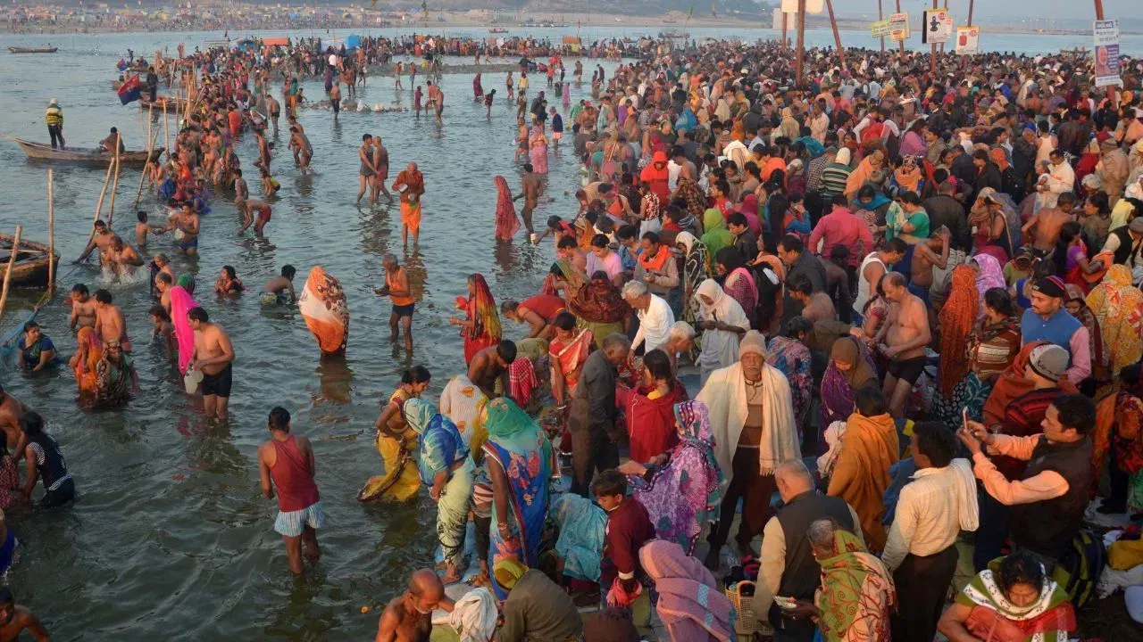 মাঘী পূৰ্ণিমাত ঘৰতে এইদৰে কৰক স্নান আৰু পূজা, পাব পূণ্যফল! | Magh ...